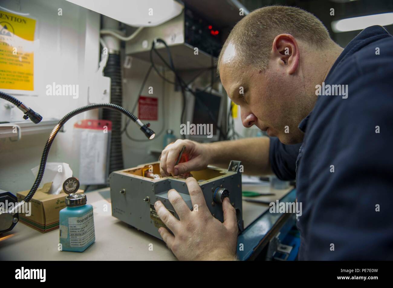 INDIAN OCEAN (Nov. 6, 2015) Aviation Electronics Technician 2nd Class ...