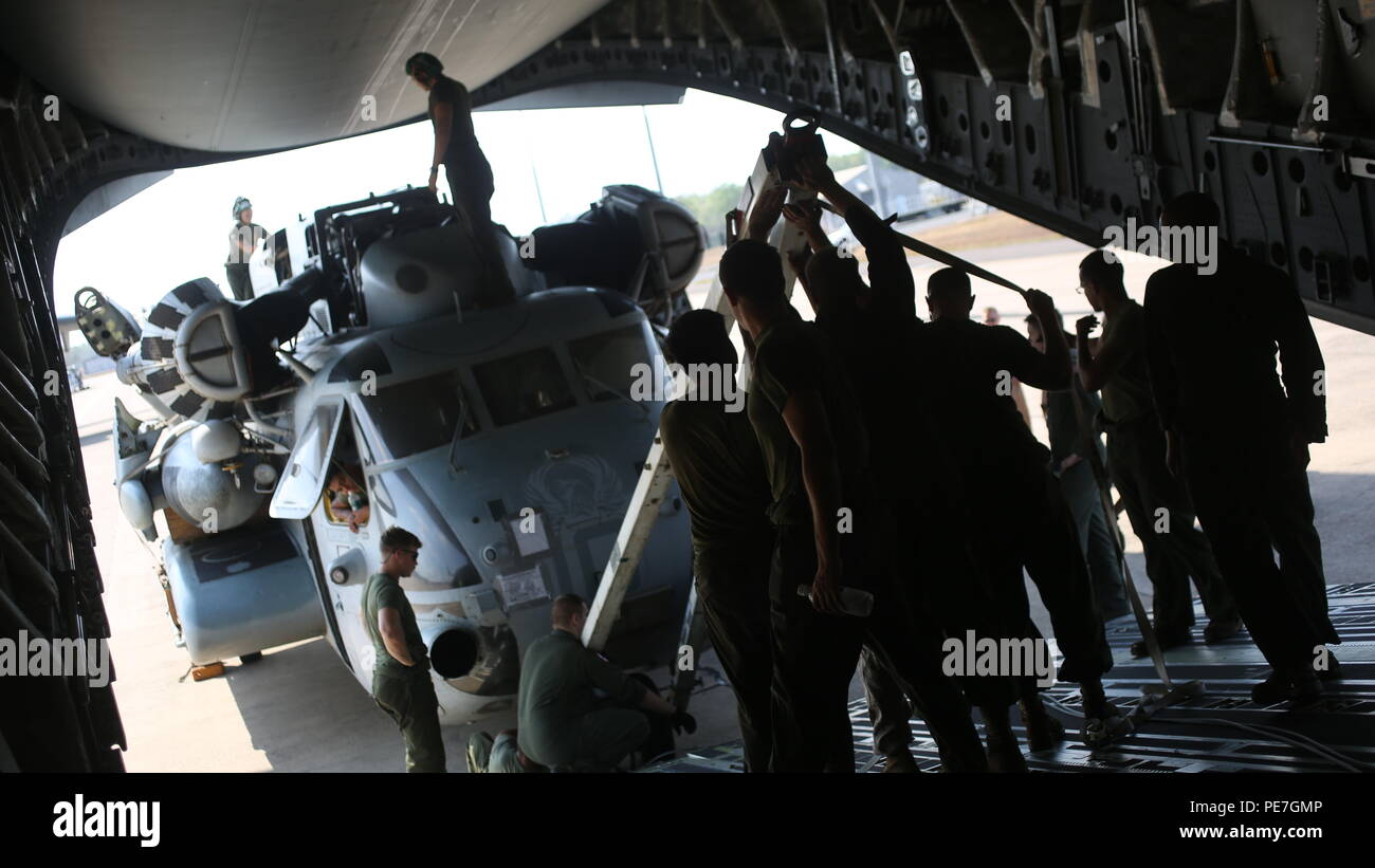 U.S. Marines with Marine Heavy Helicopter Squadron - 463, Marine ...