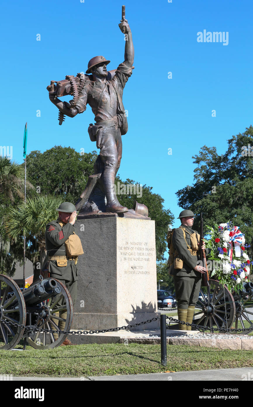 Retired U.S. Marines, museum technicians, G-3 Museum, Headquarters and ...