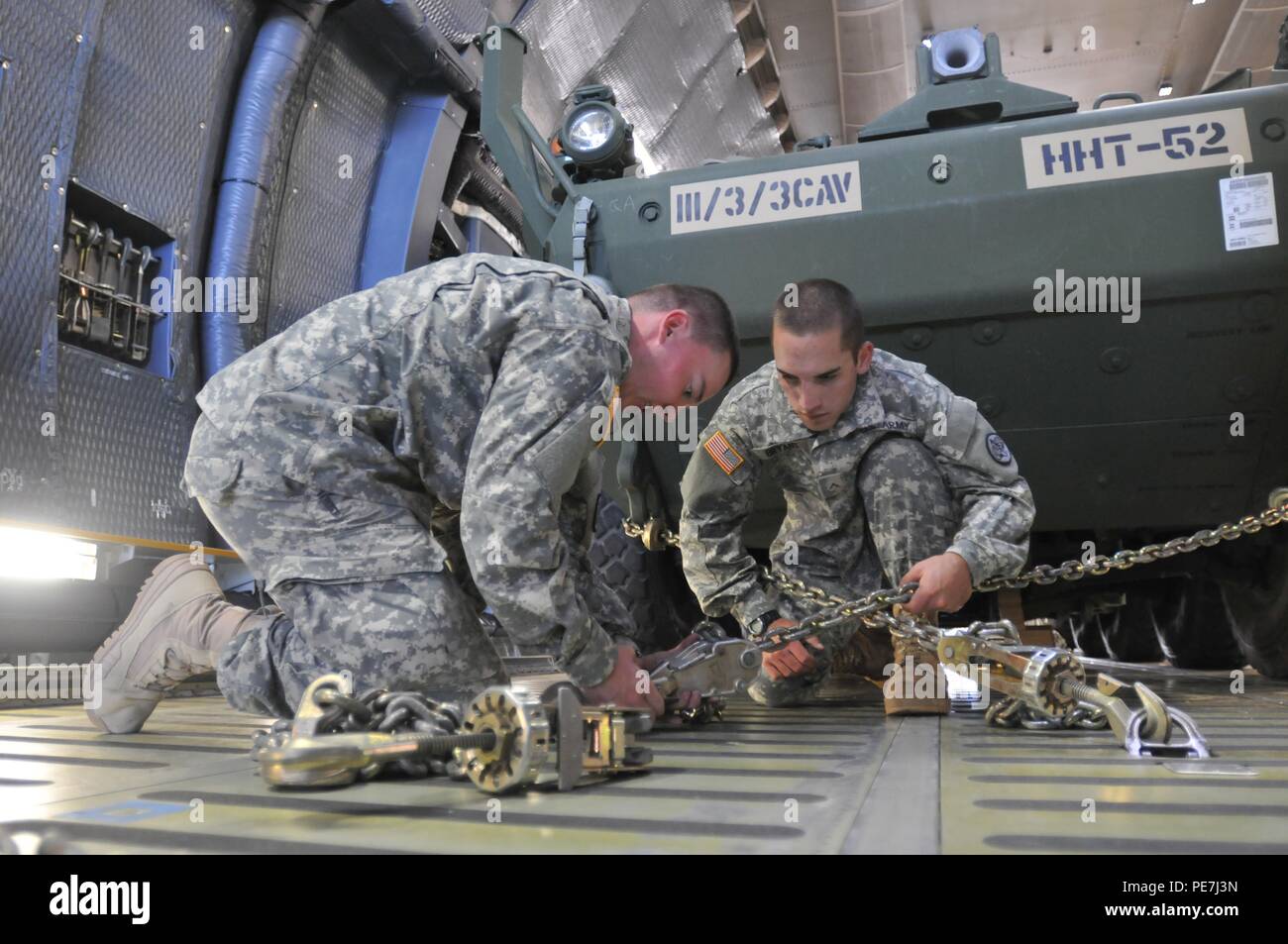Pvt. Jayme Bryant (right) and Pvt. Christopher Compo, both indirect ...