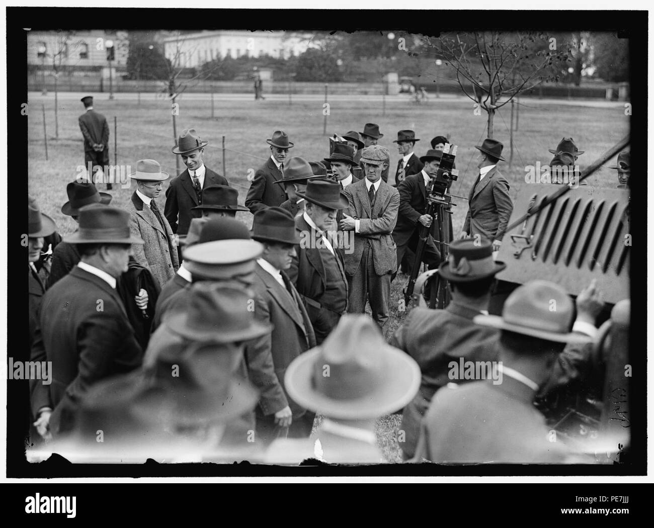 ARMY, U.S. MOTOR TRUCK INSPECTION Stock Photo - Alamy
