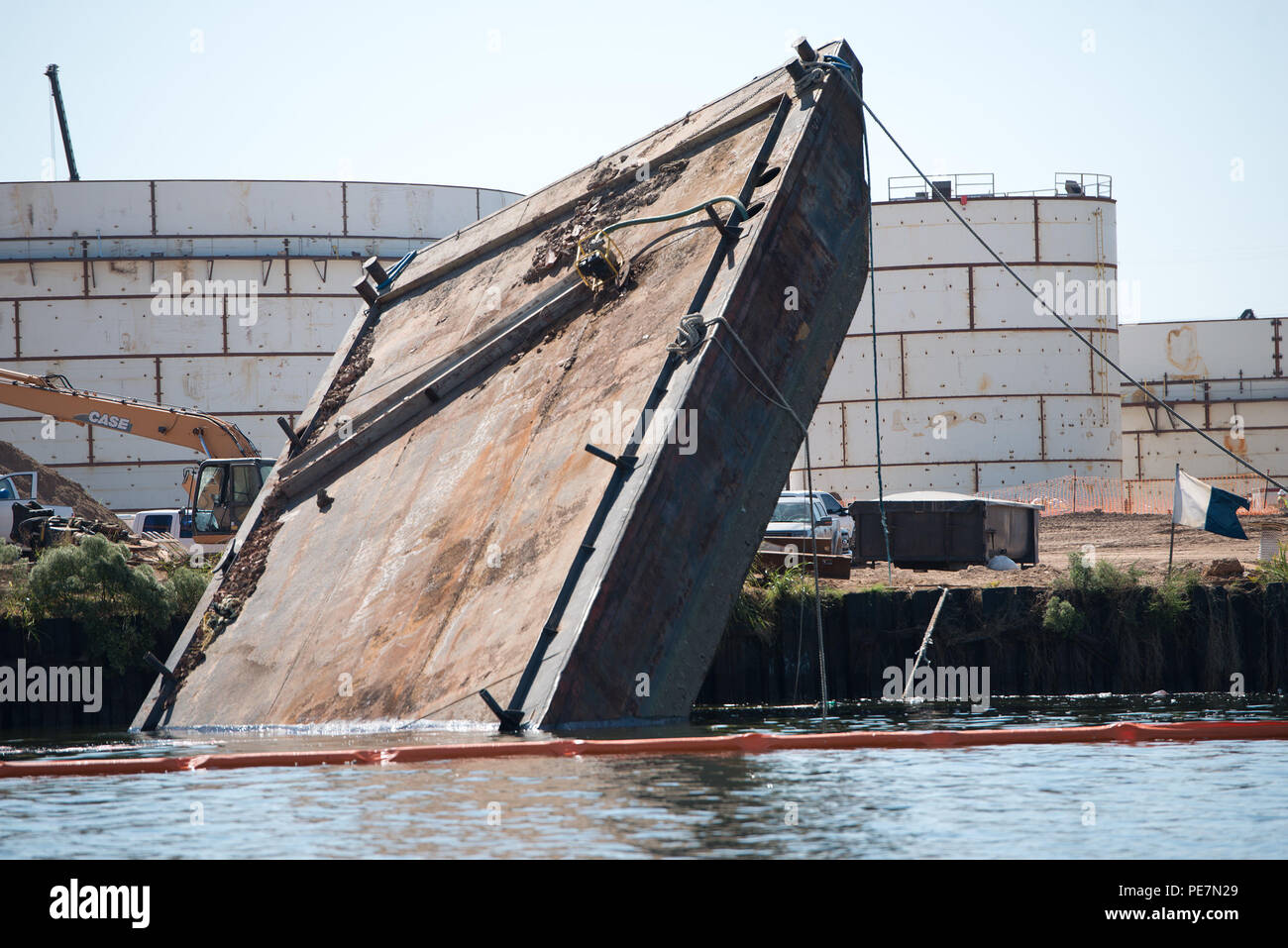 Sinking barge hi-res stock photography and images - Alamy