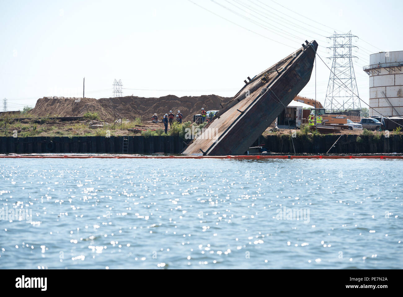 Sinking barge hi-res stock photography and images - Alamy