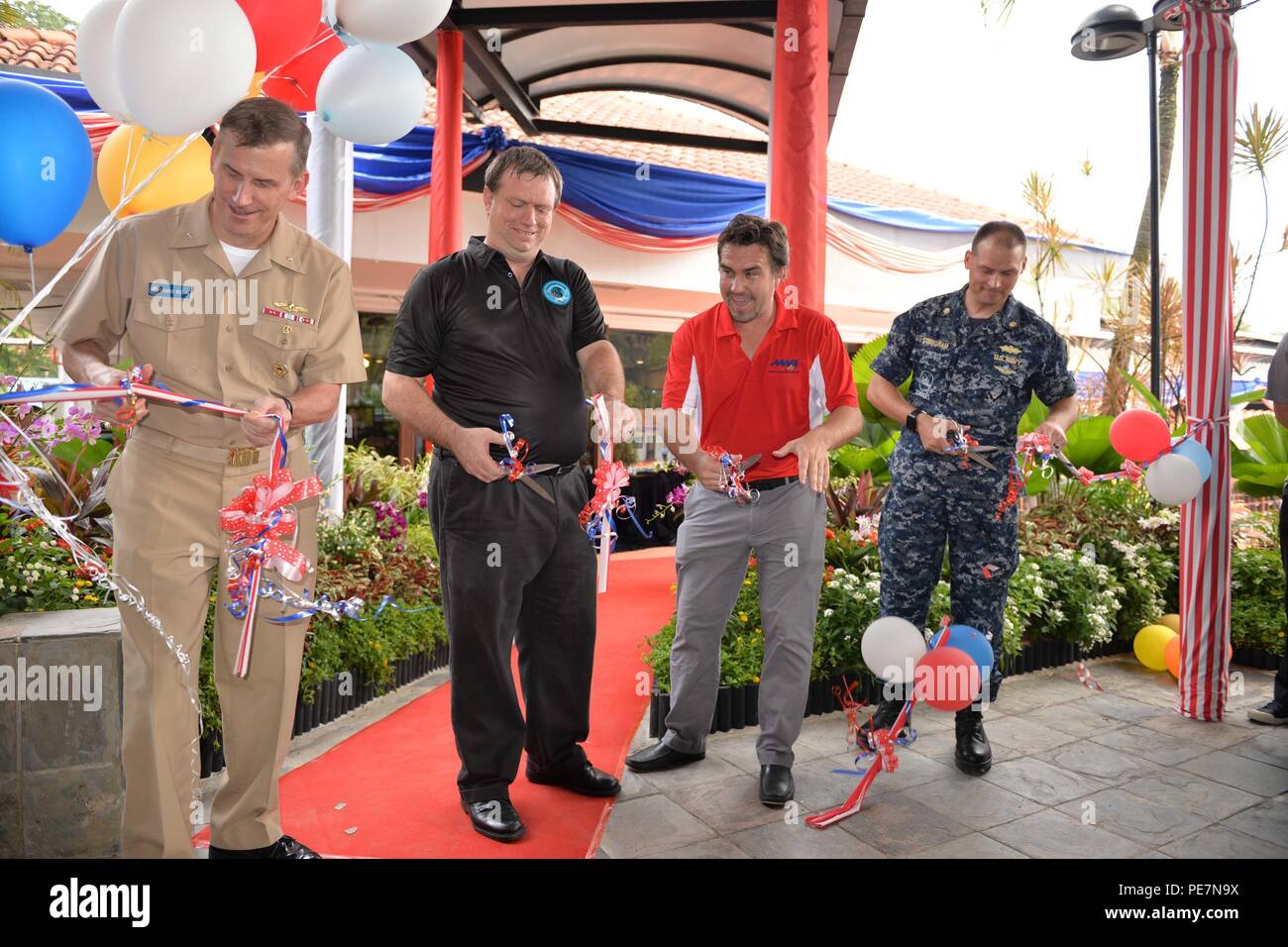 Mwr singapore hi-res stock photography and images - Alamy