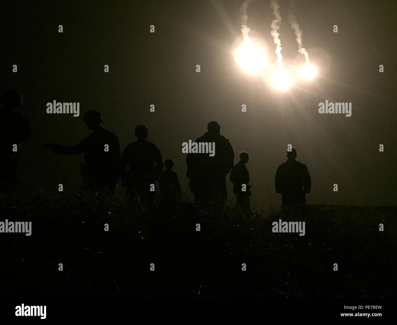 C 130 hercules flares hi-res stock photography and images - Alamy