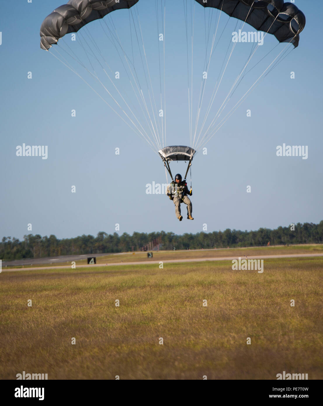 Marines with 3rd Force Reconnaissance Company, 4th Marine Division ...
