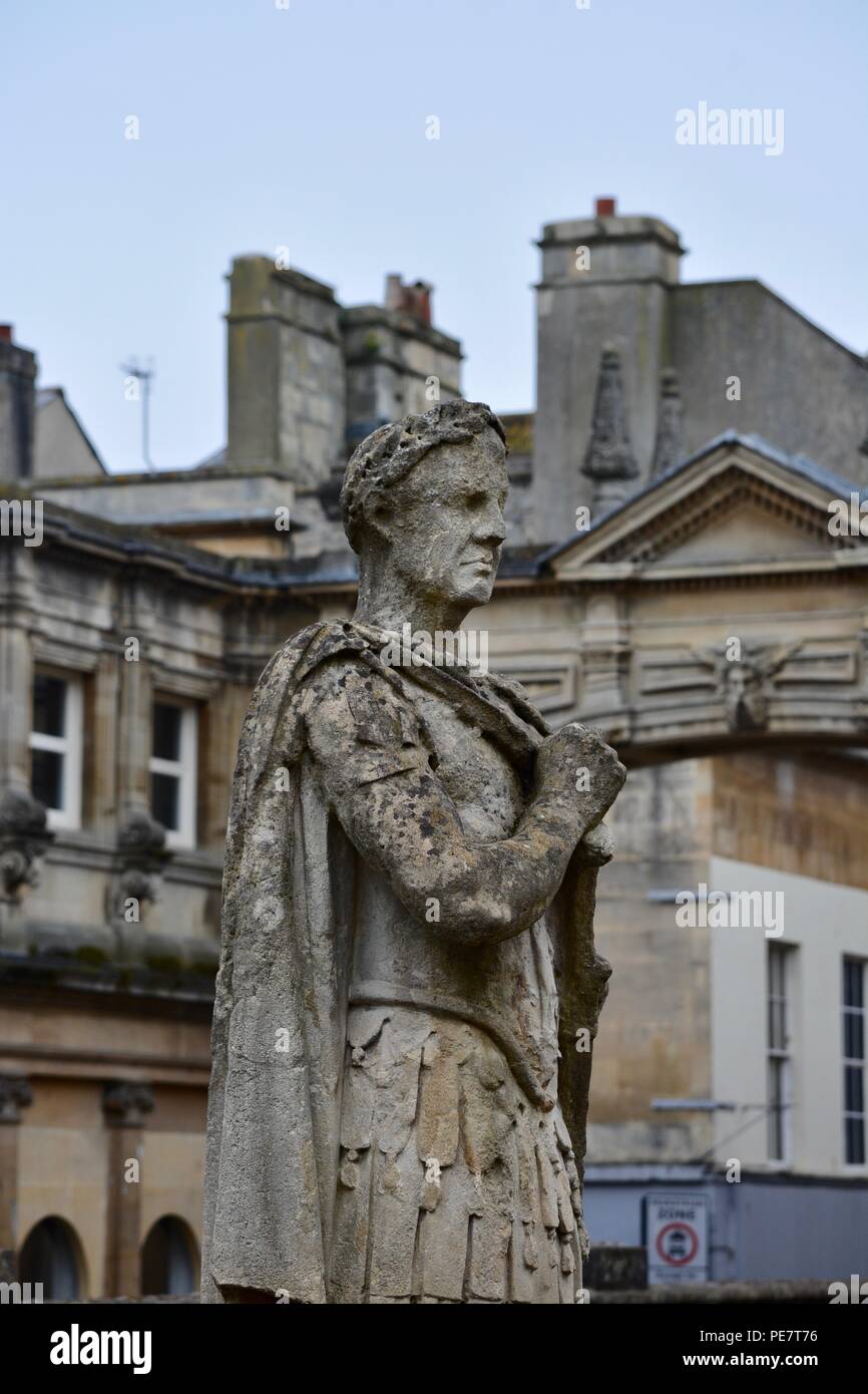 Statues surrounding the ancient Roman Baths at Bath, Somerset, England ...