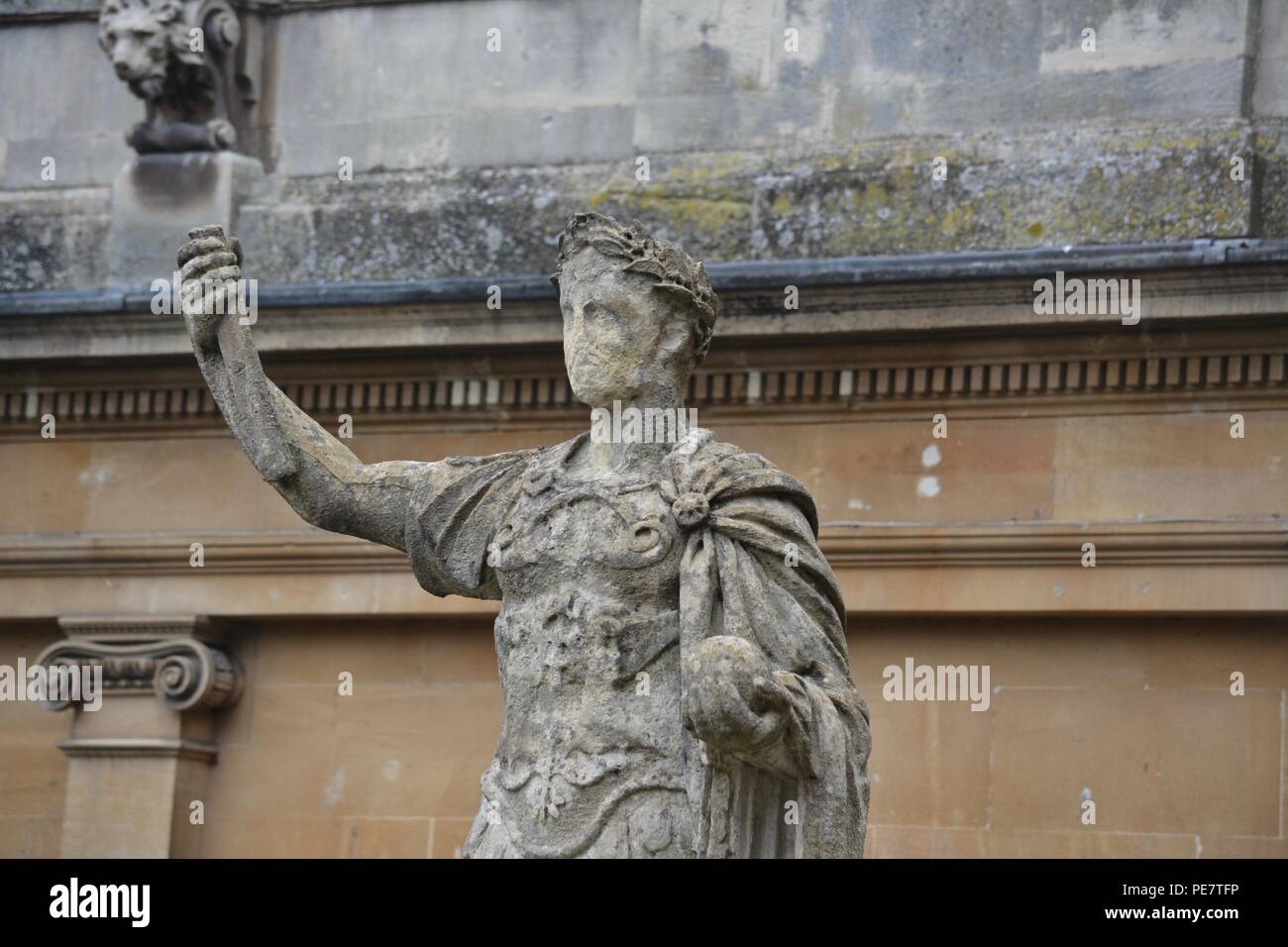 Statues surrounding the ancient Roman Baths at Bath, Somerset, England ...