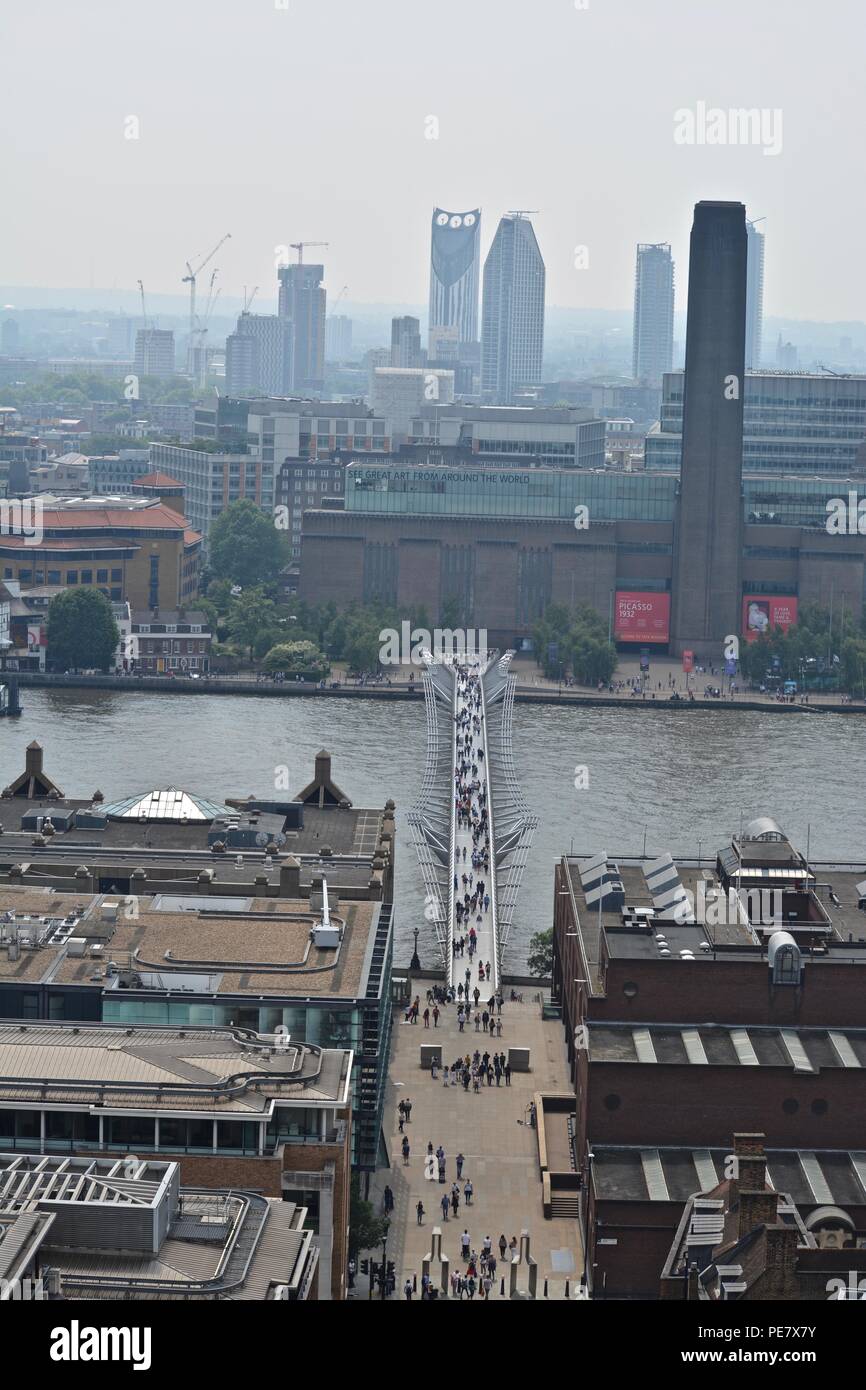 The Tate Modern along the banks of the River Thames, London, United ...
