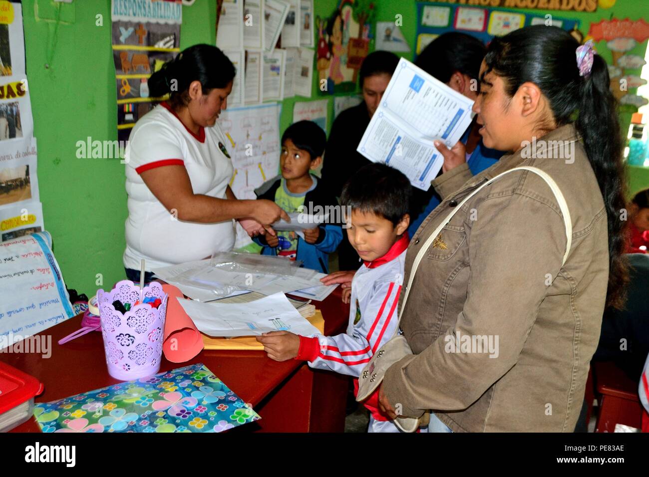 Ecuador school uniform hi-res stock photography and images - Alamy