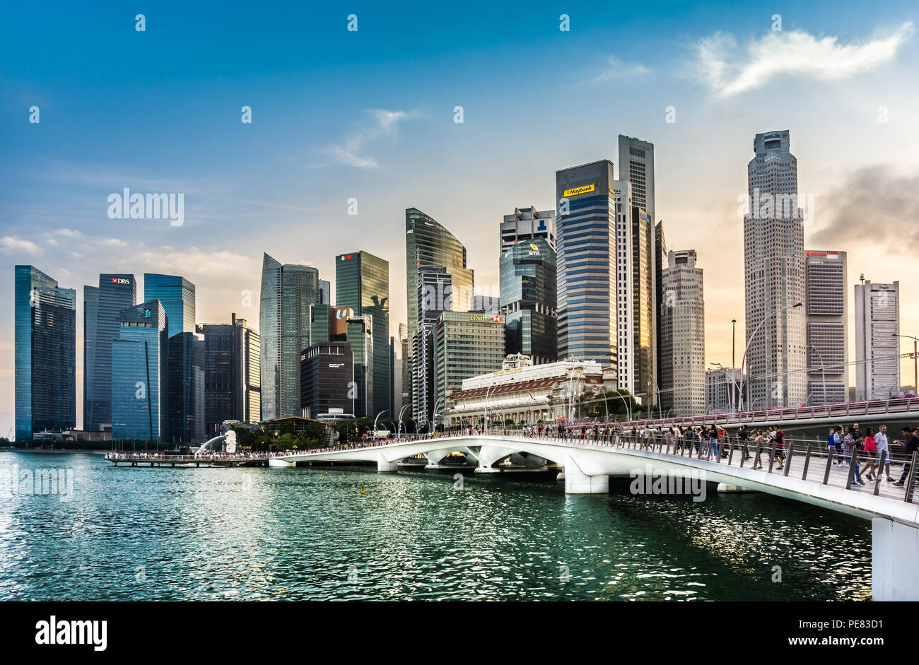Pedestrian bridge linking Merlion Park to the waterfront promenade in ...