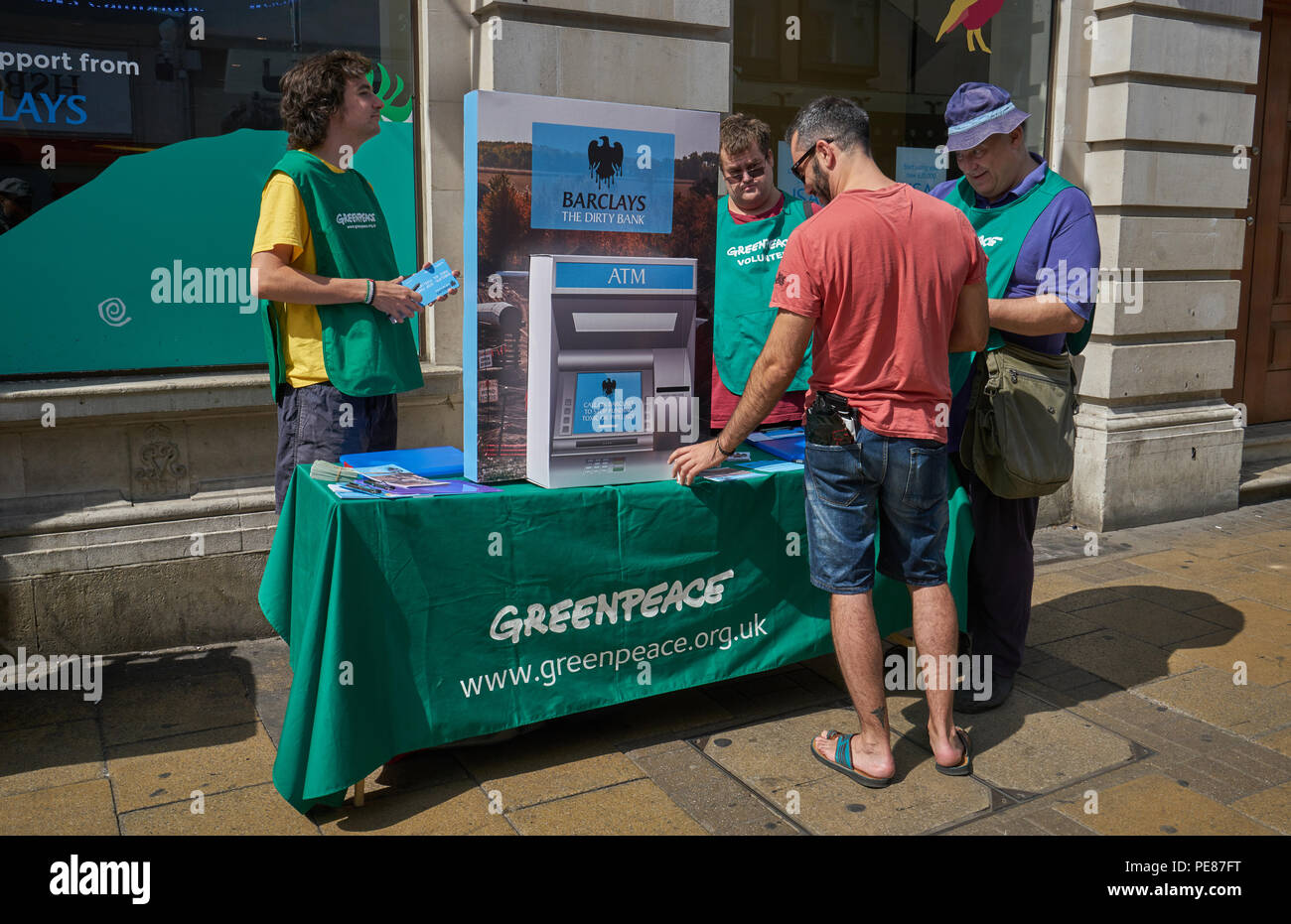 Greenpeace protest hi-res stock photography and images - Alamy