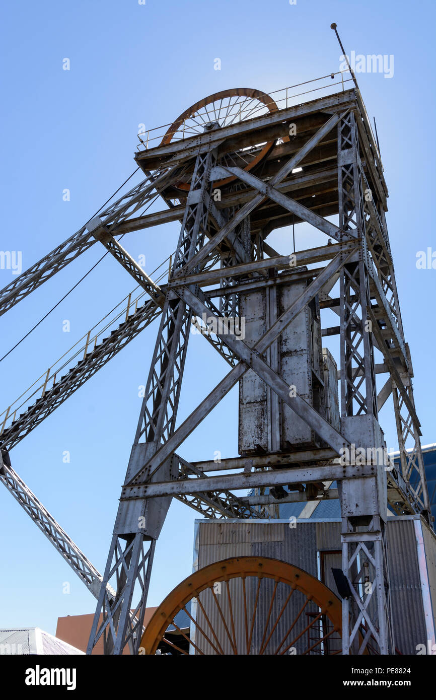 Mine headgear south africa hi-res stock photography and images - Alamy