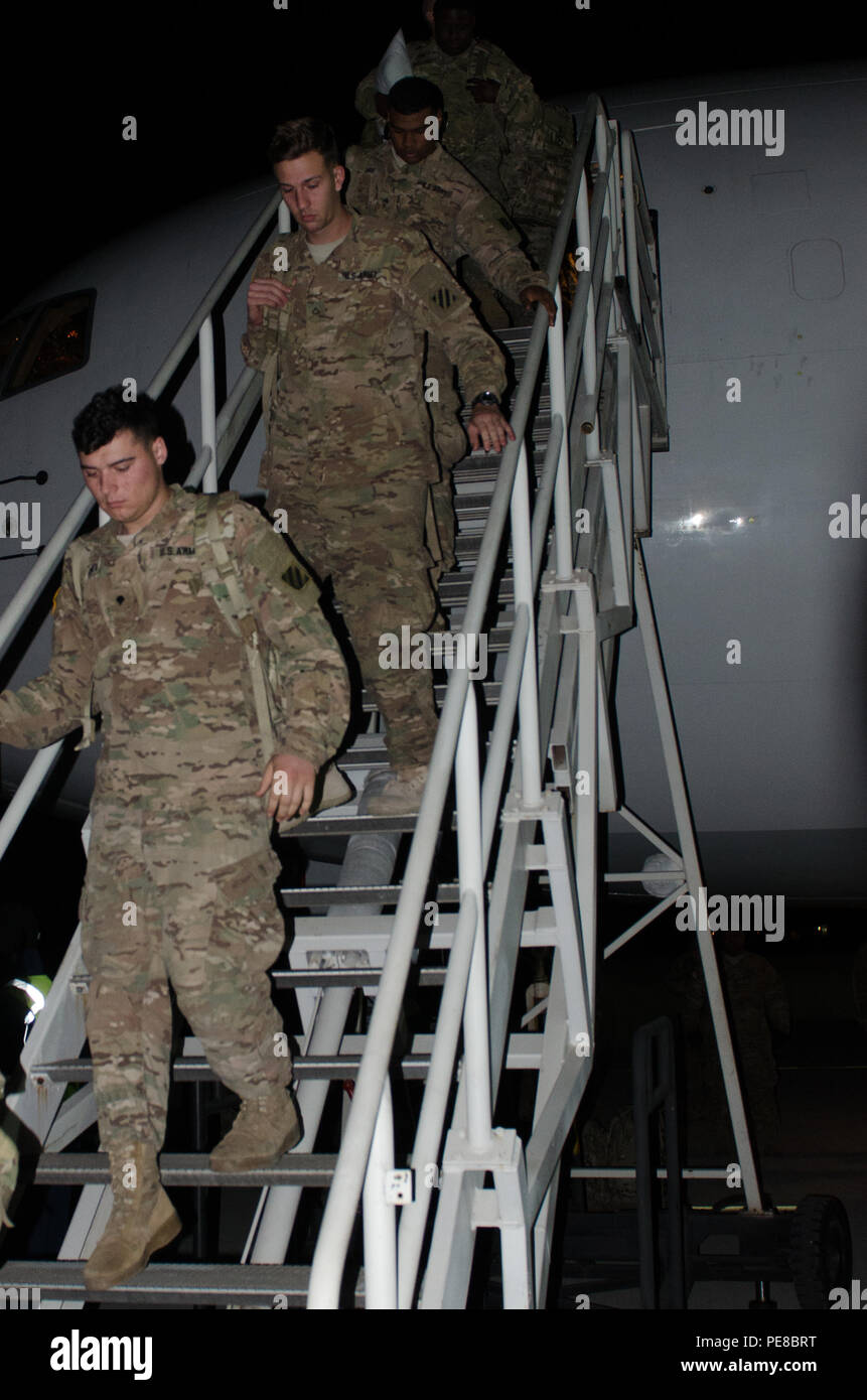U.S. Soldiers from the 3rd Battalion, 69th Armor Regiment, 1st Armored ...
