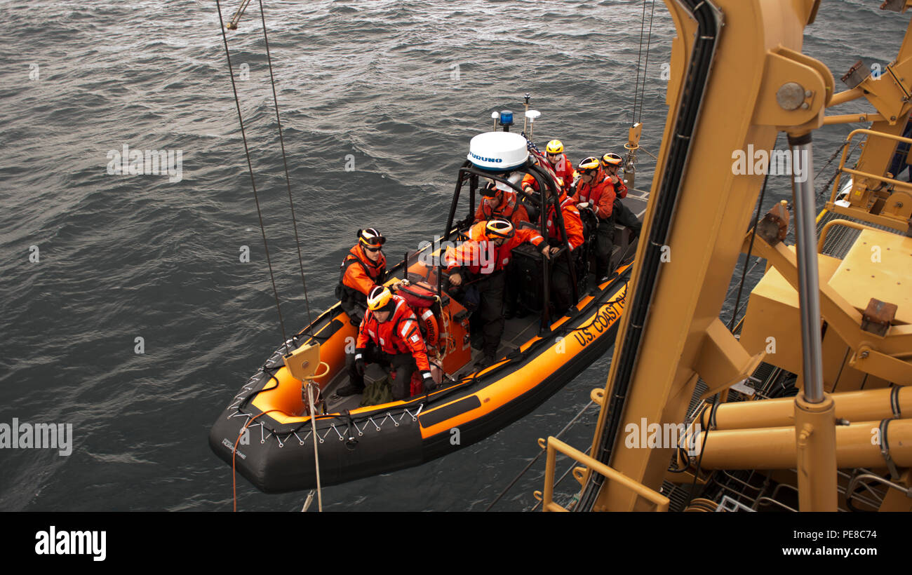 Coast guard cutter midgett hi-res stock photography and images - Alamy