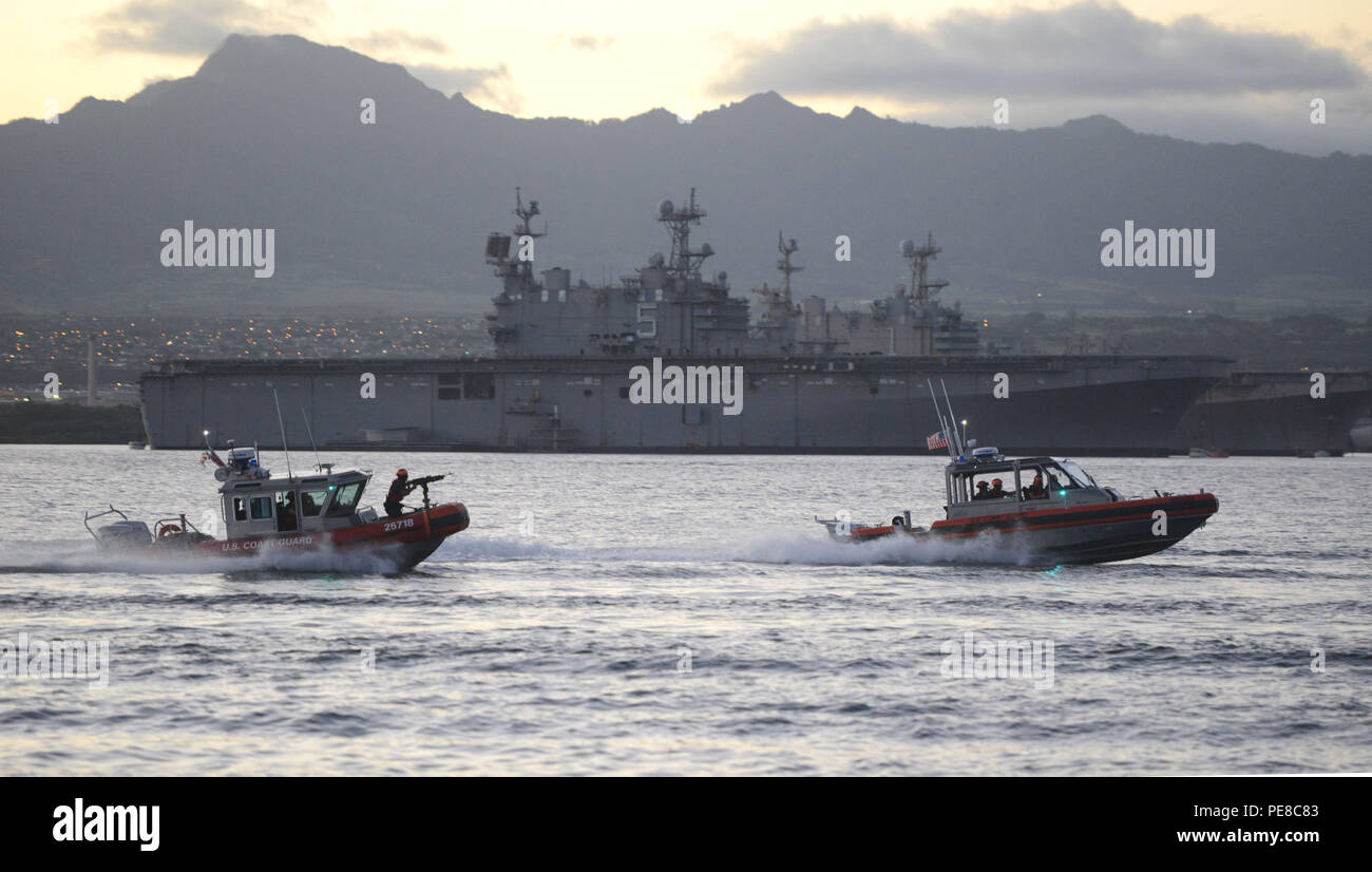 Crew members from Coast Guard Station Honolulu conduct tactical small ...