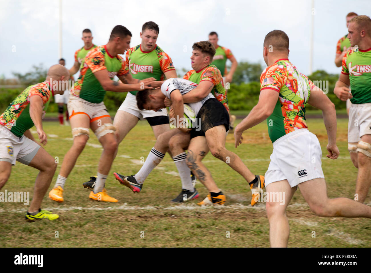 Rugby team receiving line out hi-res stock photography and images - Alamy