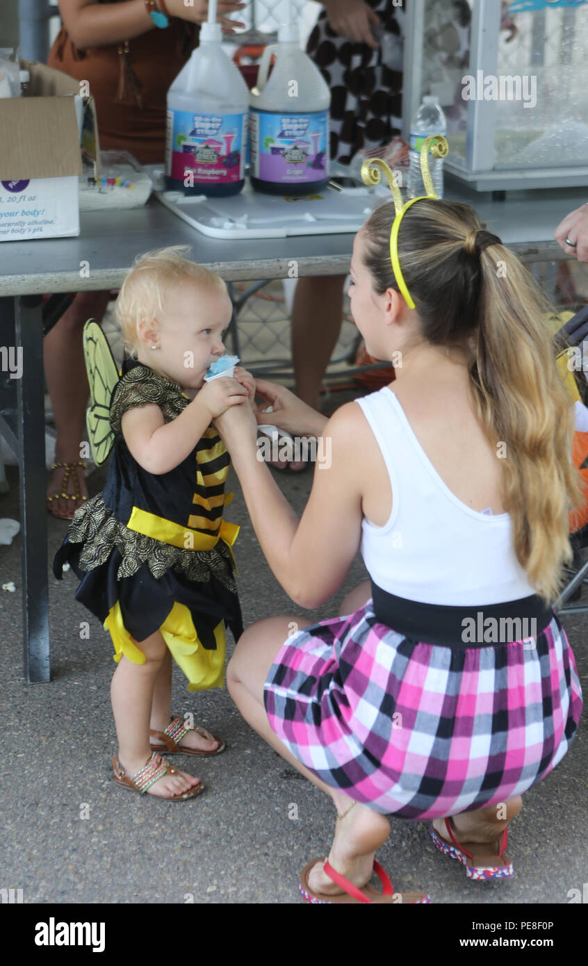 Family members of Marines and Sailors with Marine Aircraft Group (MAG ...