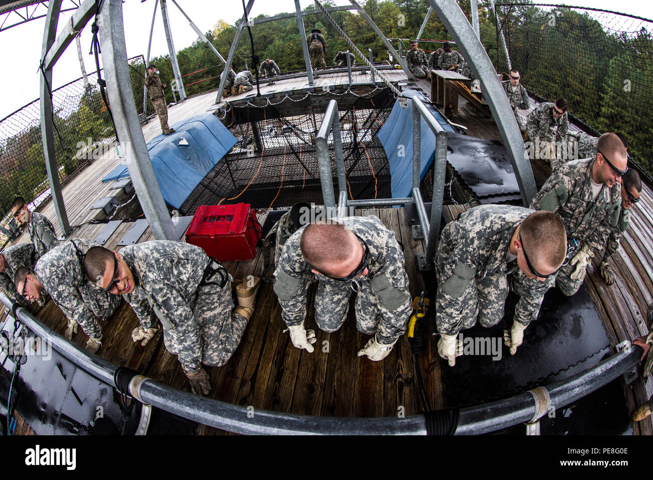 Soldiers in Basic Combat Training with E Company, 2nd Battalion, 39th ...