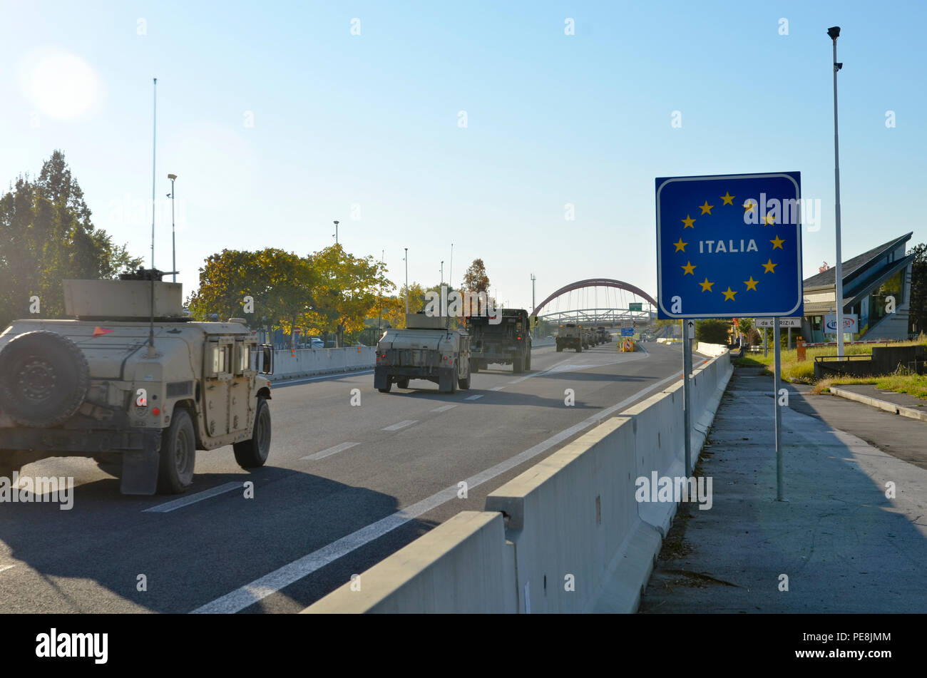 Paratroopers from the 173rd Airborne Brigade cross into Italy ...