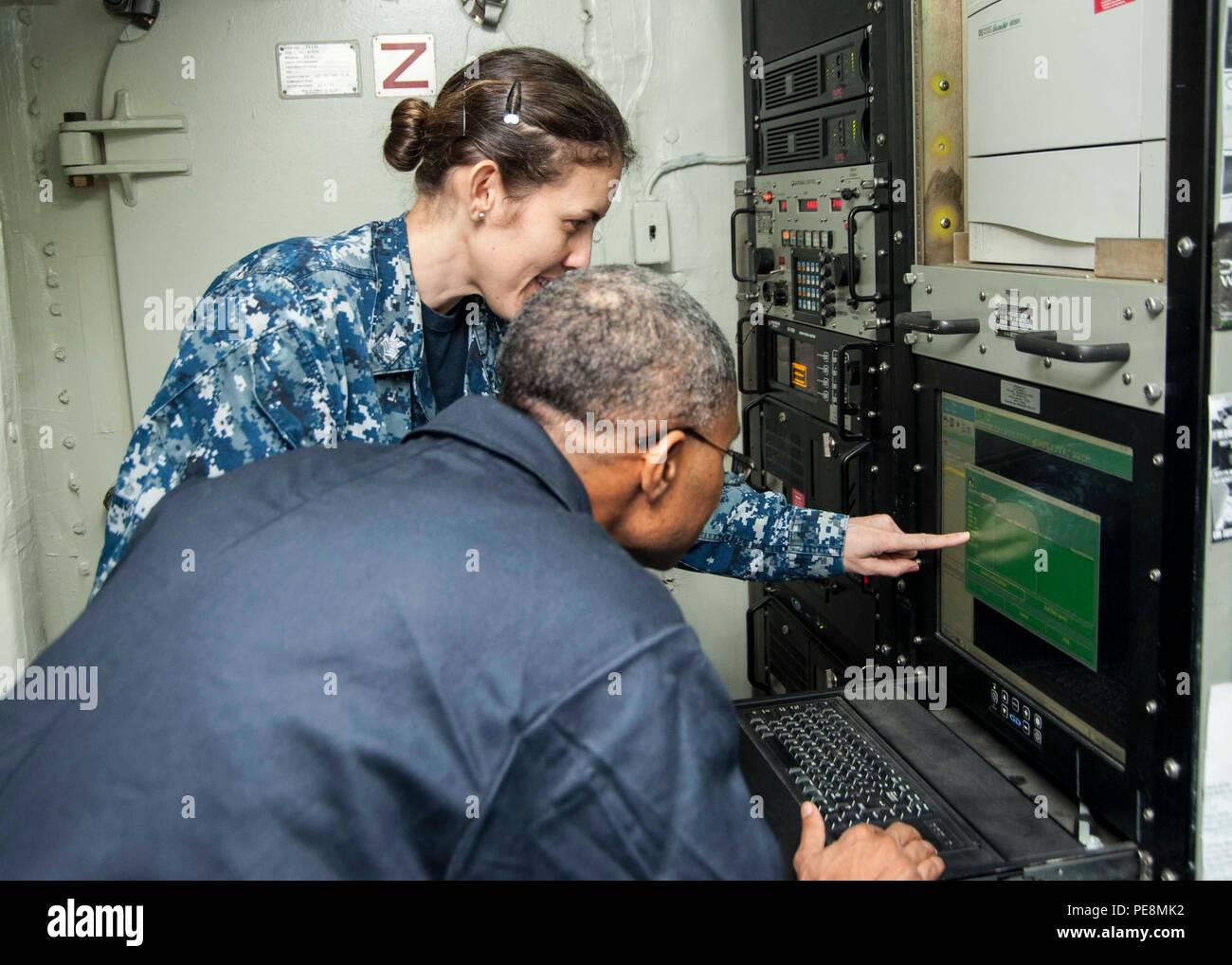INDIAN OCEAN (Oct. 31, 2015) Aerographer’s Mate 1st Class Monica ...