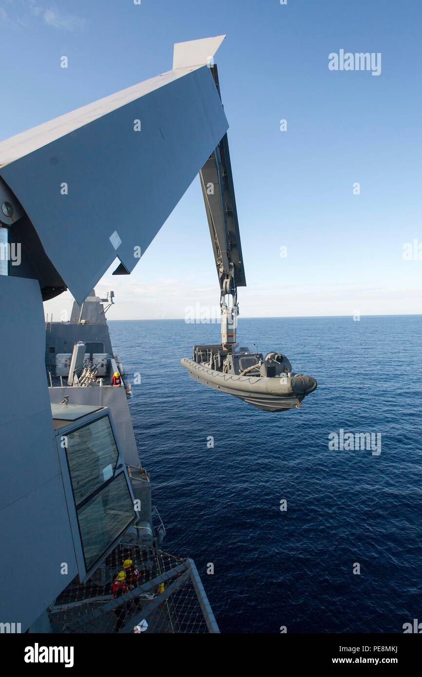 Knuckle boom crane hi-res stock photography and images - Alamy