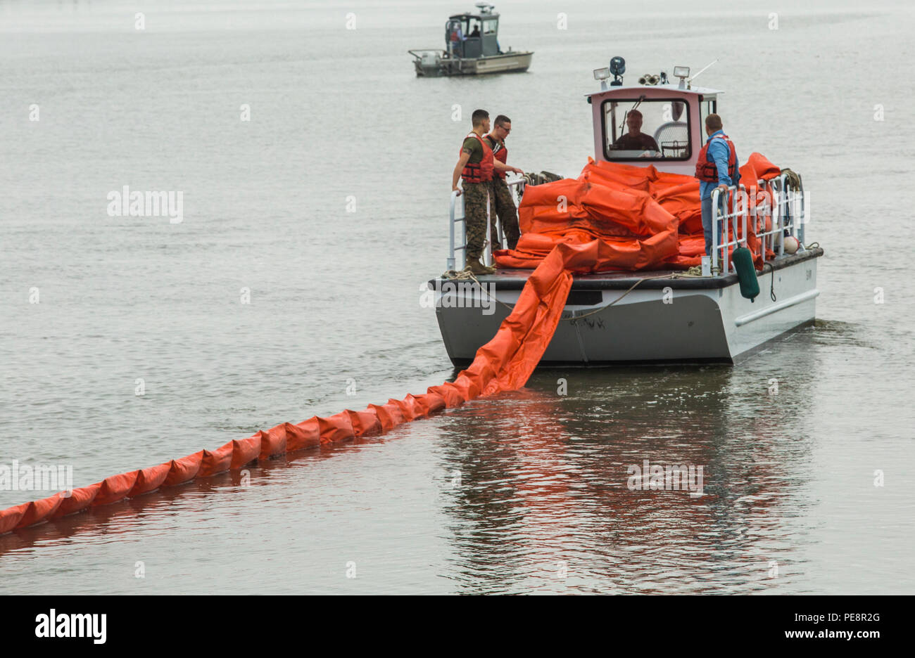 Air boom oil spill hi-res stock photography and images - Alamy