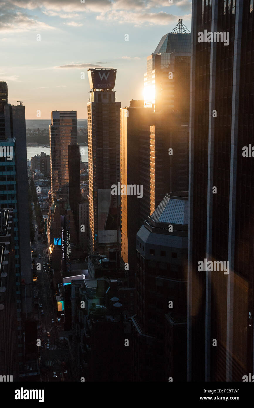 Times square from above hi-res stock photography and images - Alamy