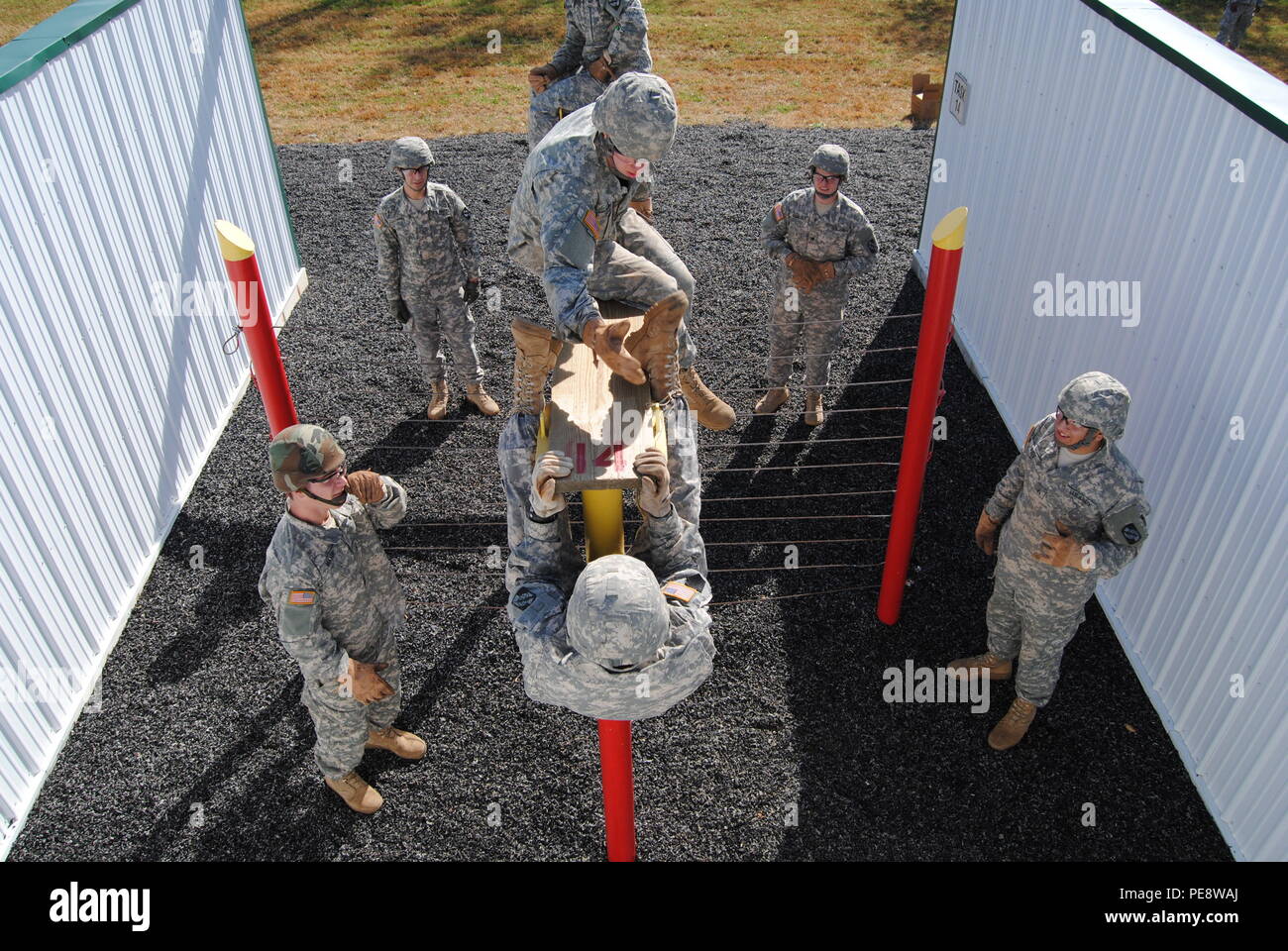 Army Reserve soldiers from Bravo Company, 392nd Expeditionary Signal ...