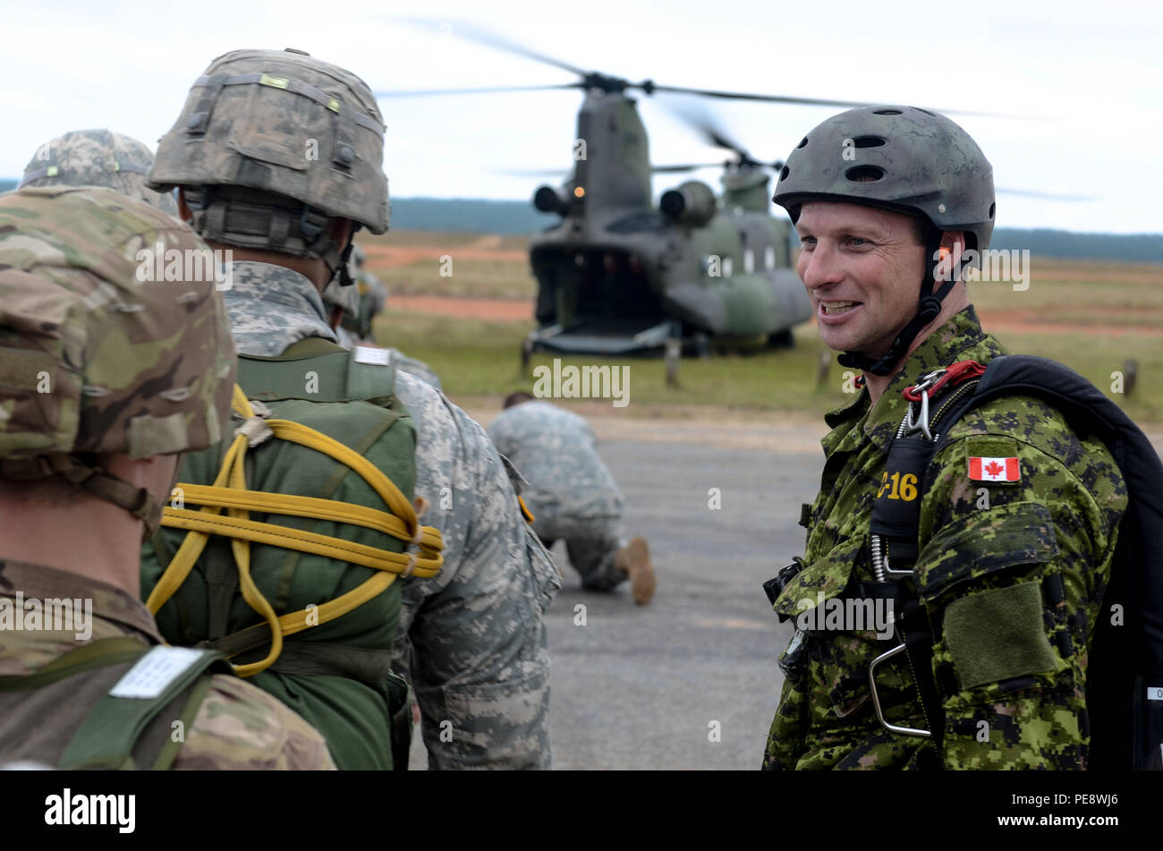 Canadian paratroopers hi-res stock photography and images - Alamy
