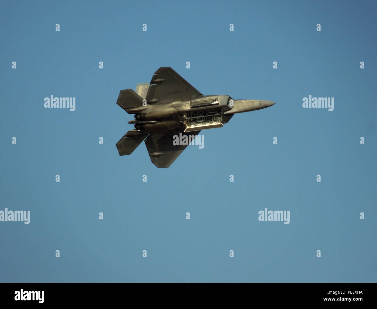 Twin pratt whitney f119 engines hi-res stock photography and images - Alamy