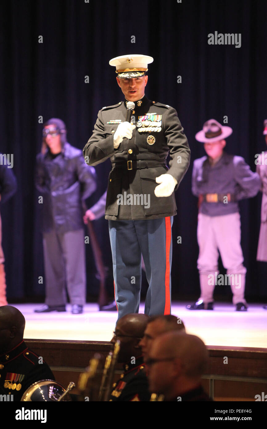 Col. Chris Pappas addresses Marines, Sailors and Family members at the ...