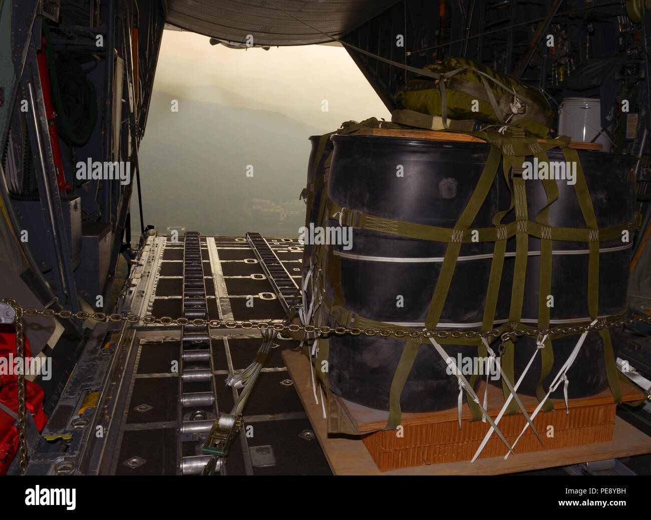 High velocity container delivery system hi-res stock photography and ...