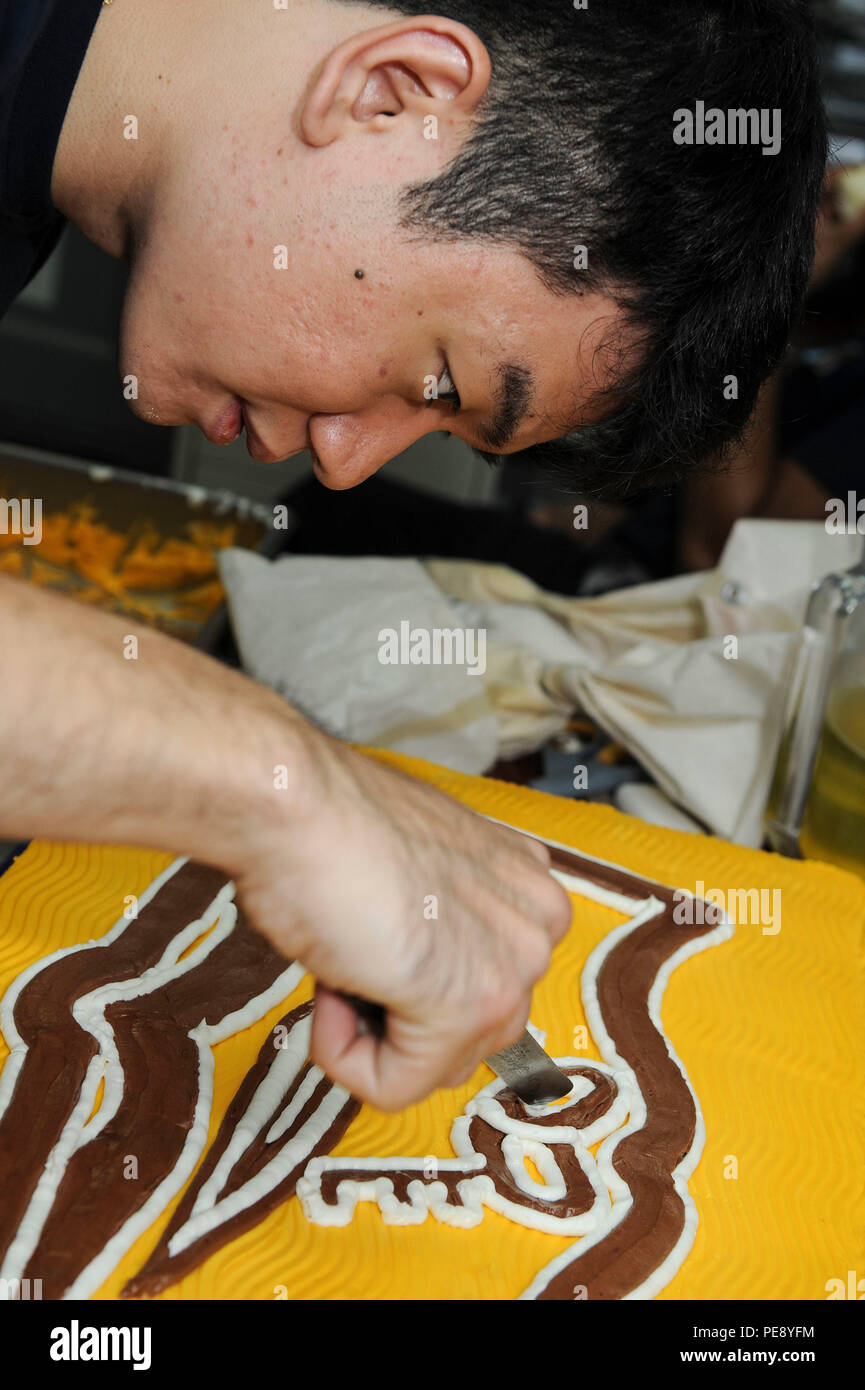 151107-N-ZF498-095 SOUTH CHINA SEA (Nov. 7, 2015) – Culinary Specialist ...