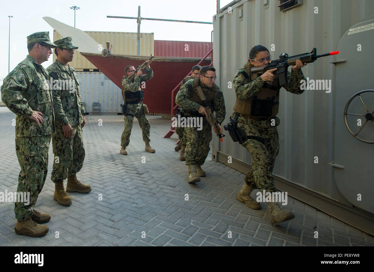 151109-N-CJ186-043 NAVAL SUPPORT ACTIVITY BAHRAIN (Nov. 11, 2015) Vice ...