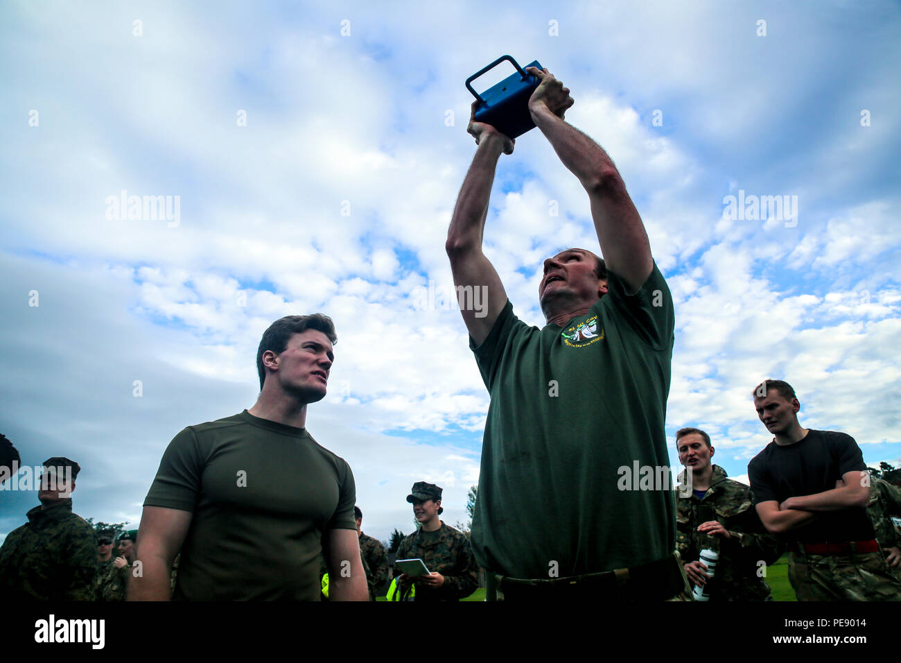 British army physical fitness test hi-res stock photography and images ...