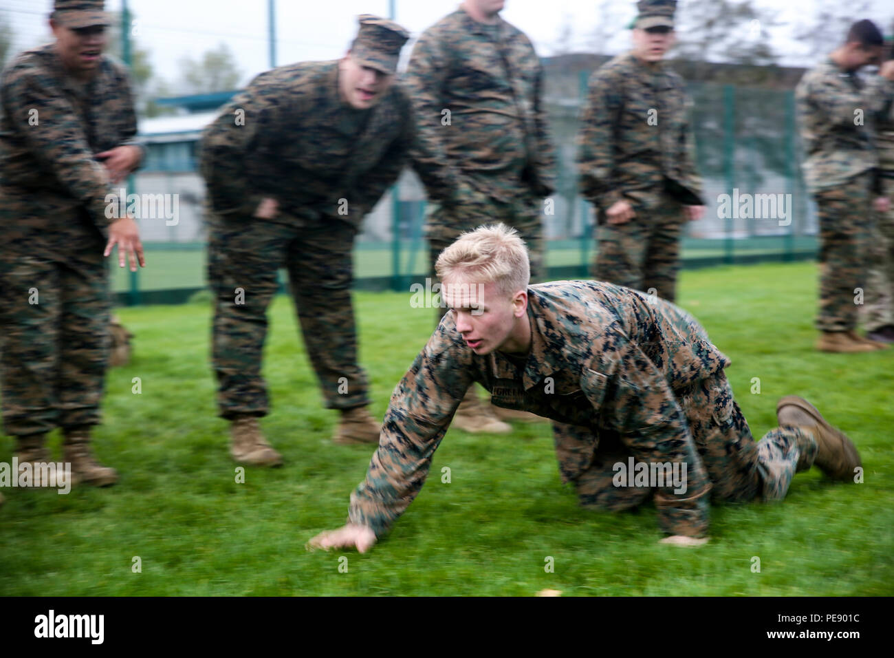 British army physical fitness test hi-res stock photography and images ...