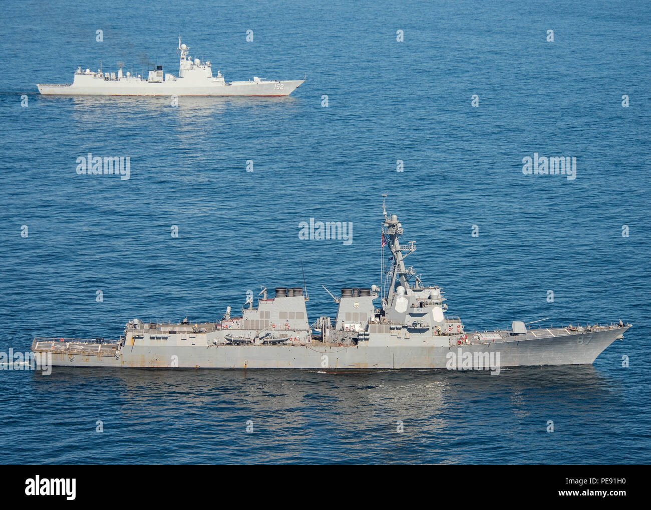 151107-N-KE519-138 ATLANTIC OCEAN (Nov. 7, 2015) - The Arleigh Burke ...