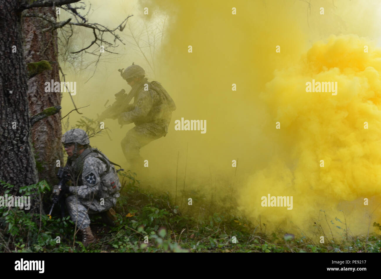 U.S. Army Soldiers with 2nd Battalion, 3rd Infantry Regiment, 1-2 ...