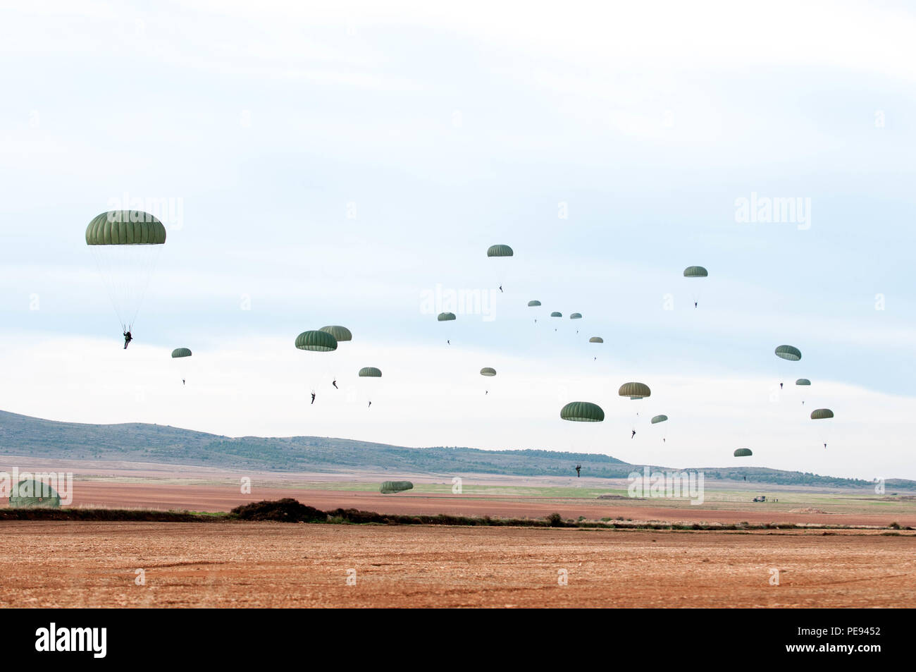 Paratroopers of 2nd Commando Battalion, Belgian Para-Commando Regiment ...