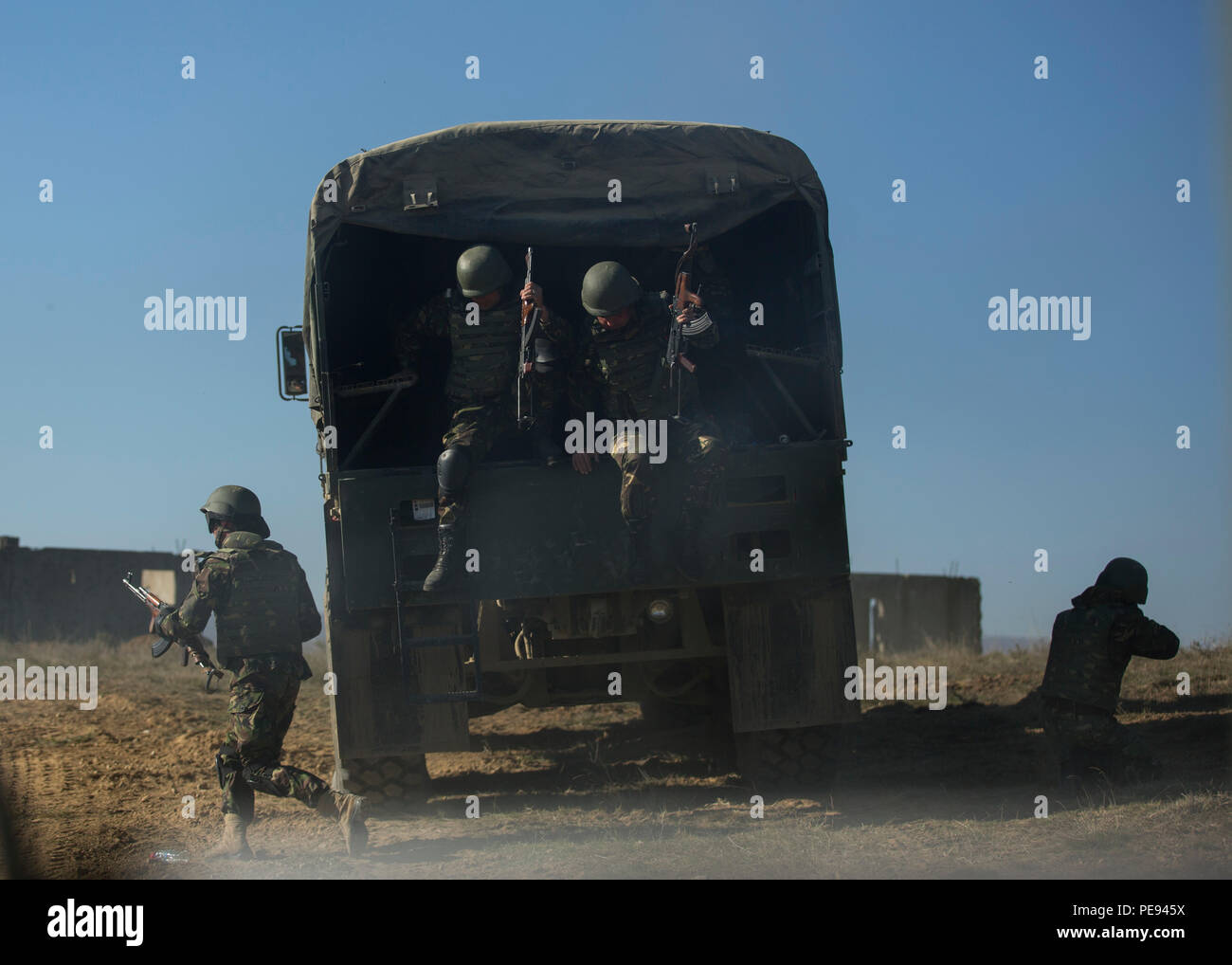 Romanian Armed Forces clear a Military Operations in Urban Terrain ...