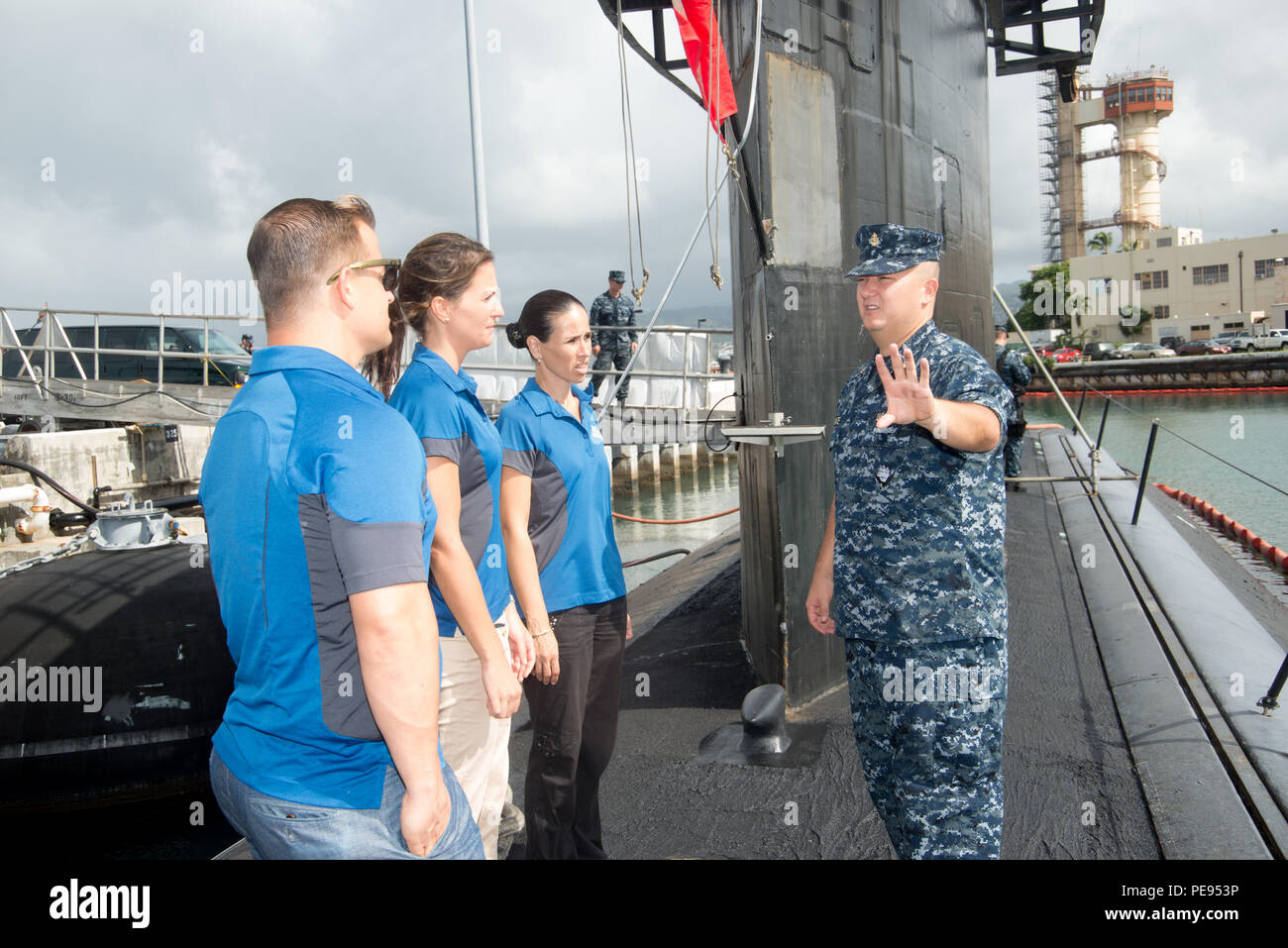 PEARL HARBOR (Nov. 10, 2015) Members of FOCUS Project Hawaii receive a ...