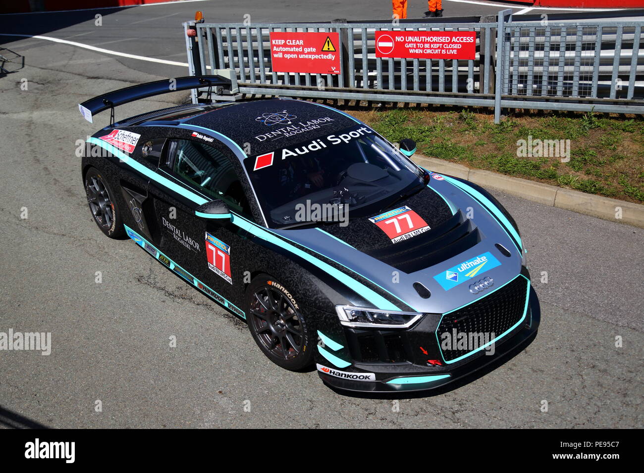 Robin rogalski hi-res stock photography and images - Alamy