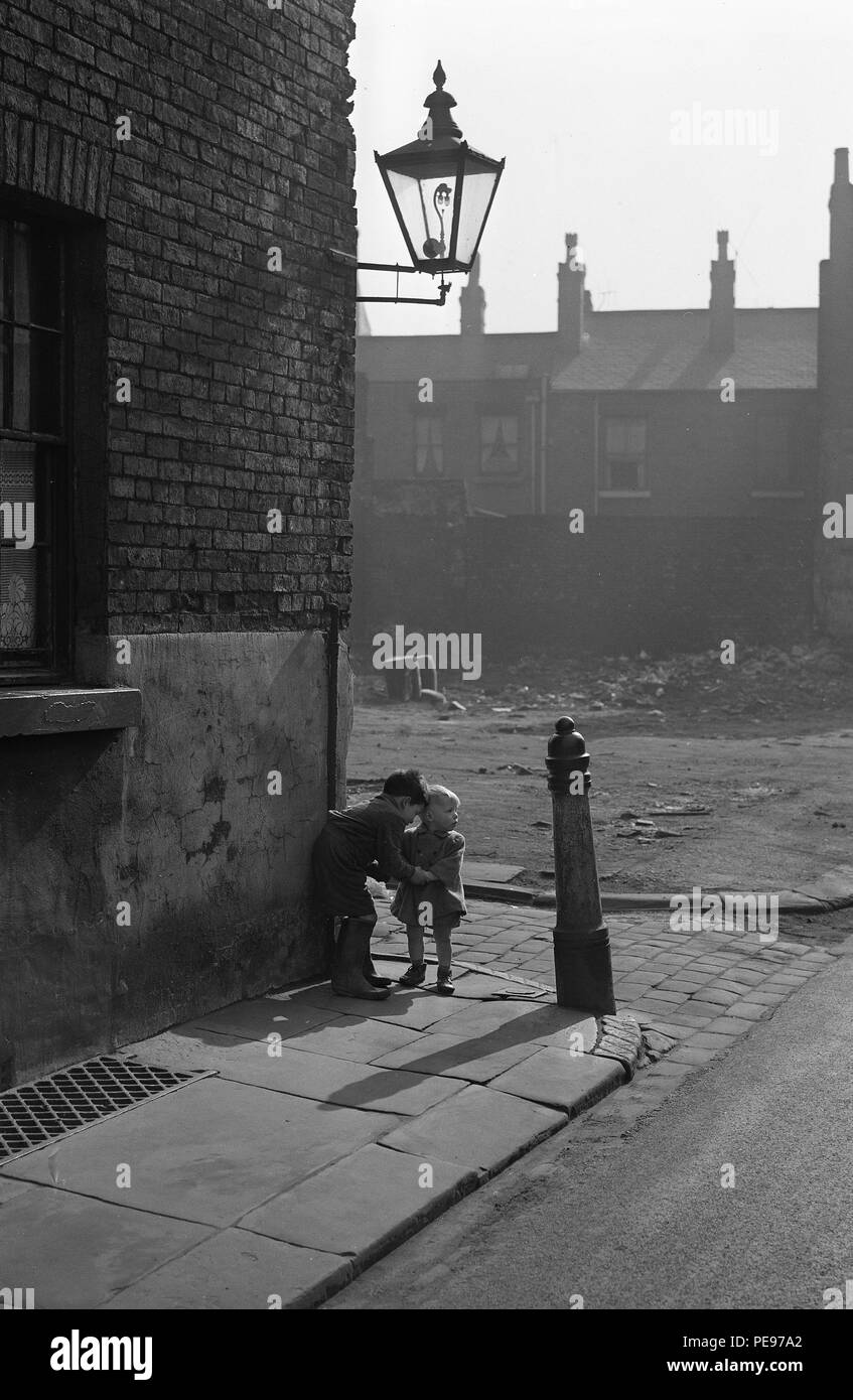 Old Leeds Black and White Stock Photos & Images - Alamy