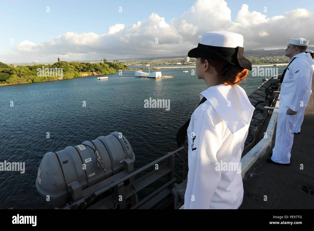 151115-N-GN619-345 PEARL HARBOR (Nov. 15, 2015) – Yeoman 3rd Class ...