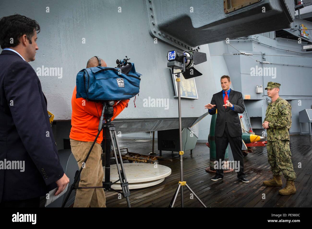 CAMDEN, N.J. (Nov. 10, 2015) Engineering Aide 1st Class (SCW/EXW ...