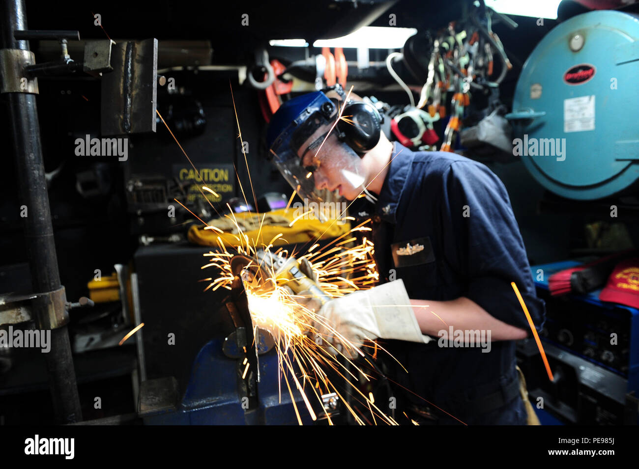 Clam shell doors hi-res stock photography and images - Alamy