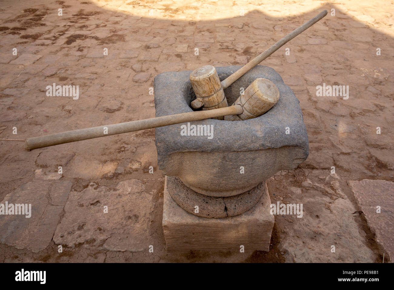 Large stone mortar in a Harran House, Sanliurfa, Turkey Stock Photo - Alamy