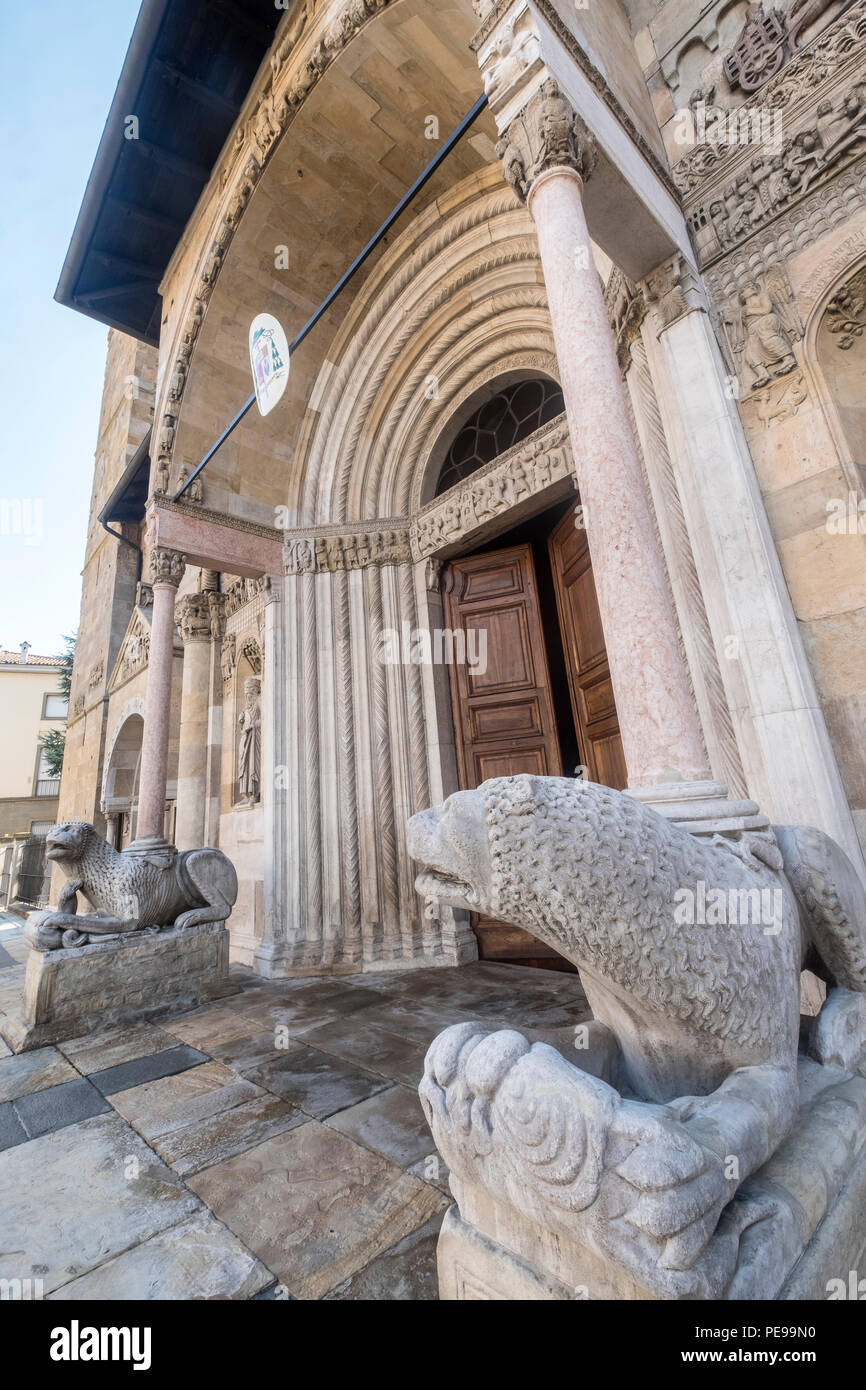 Duomo of fidenza hi-res stock photography and images - Alamy