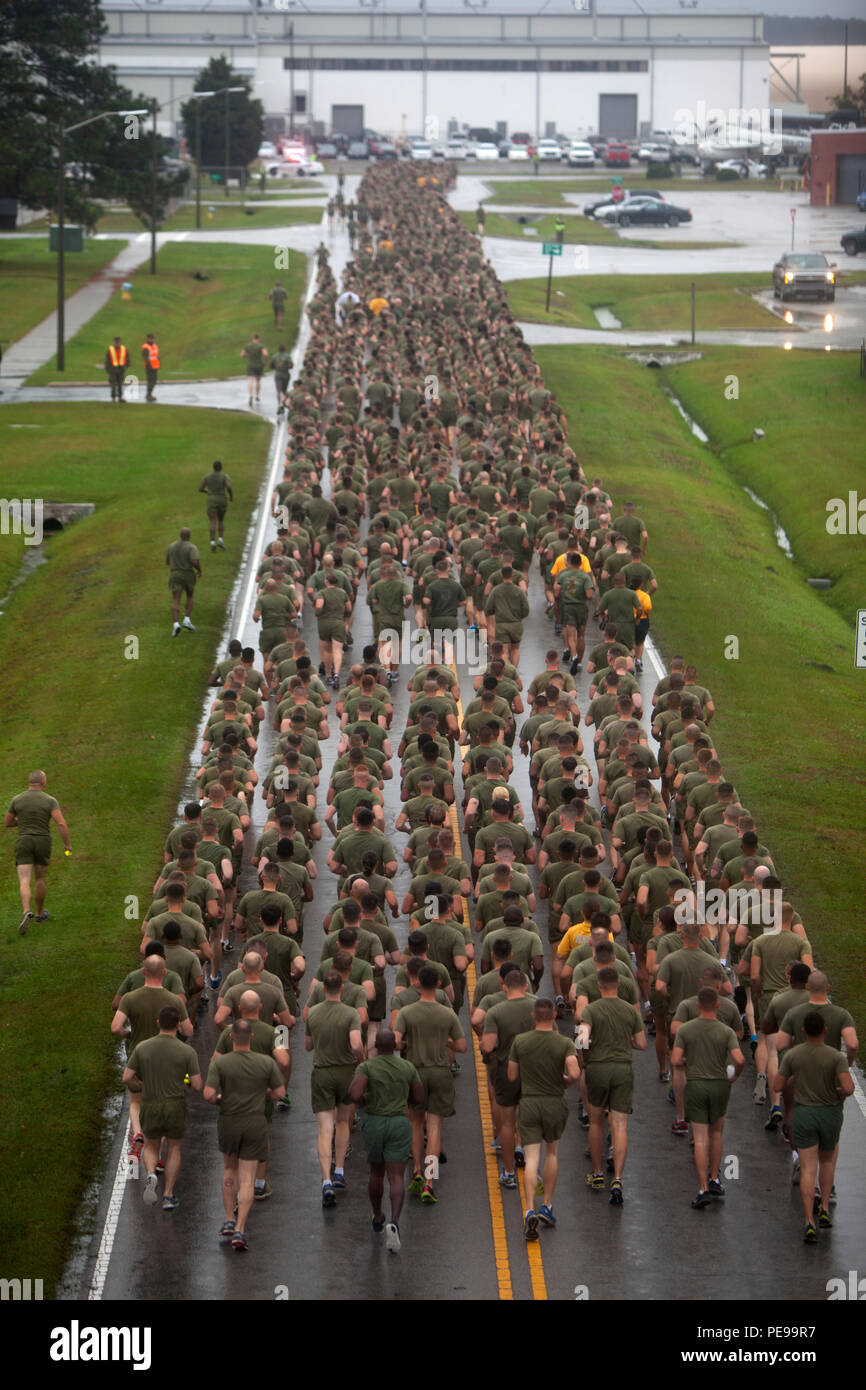 U.S. Marines and Sailors assigned to 2nd Marine Aircraft Wing ...